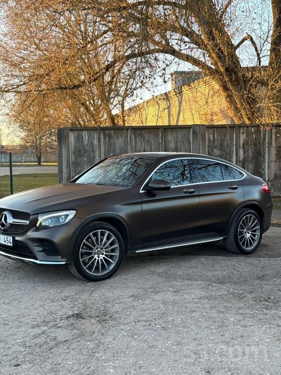 Brown Mercedes-Benz GLC 350 2017 in Jelgava, with an engine capacity of 3.00 L and mileage of 0 thousand km for 27900 €, photo 1 on AUTOMOTO.COM.LV