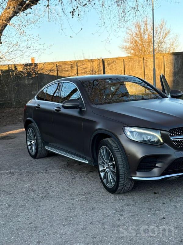 Brūns Mercedes-Benz GLC 350 2017 Jelgava, ar dzinēja tilpumu 3.00 L un nobraukumu 0 tūkst. km par 20500 €, foto 3 vietnē AUTOMOTO.COM.LV