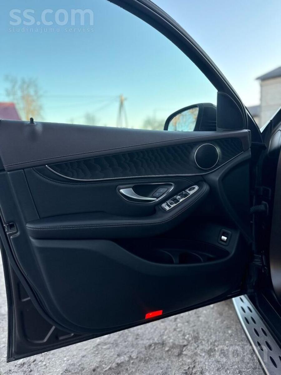 Brown Mercedes-Benz GLC 350 2017 in Jelgava, with an engine capacity of 3.00 L and mileage of 0 thousand km for 20500 €, photo 12 on AUTOMOTO.COM.LV