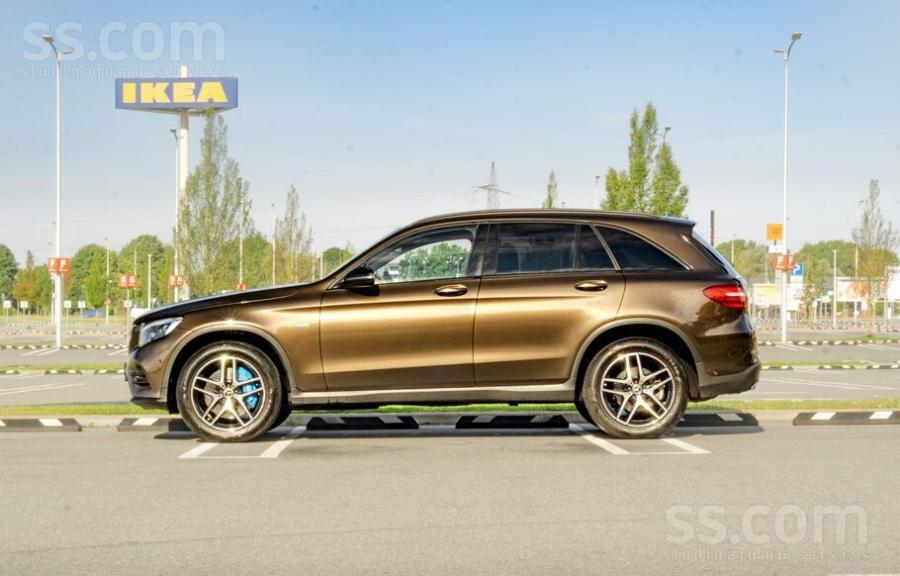 Brown Mercedes-Benz GLC 350 2017 in Riga, with an engine capacity of 2.00 L and mileage of 258 thousand km for 16990 €, photo 5 on AUTOMOTO.COM.LV