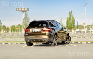 Brown Mercedes-Benz GLC 350 2017 in Riga, with an engine capacity of 2.00 L and mileage of 258 thousand km for 16990 €, photo 6 on AUTOMOTO.COM.LV