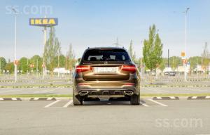 Brown Mercedes-Benz GLC 350 2017 in Riga, with an engine capacity of 2.00 L and mileage of 258 thousand km for 16990 €, photo 7 on AUTOMOTO.COM.LV