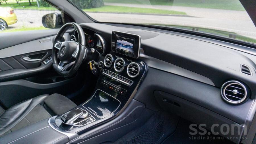 Brown Mercedes-Benz GLC 350 2017 in Riga, with an engine capacity of 2.00 L and mileage of 258 thousand km for 16990 €, photo 11 on AUTOMOTO.COM.LV