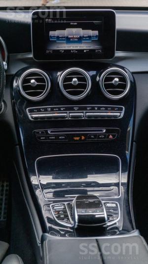 Brown Mercedes-Benz GLC 350 2017 in Riga, with an engine capacity of 2.00 L and mileage of 258 thousand km for 16990 €, photo 13 on AUTOMOTO.COM.LV