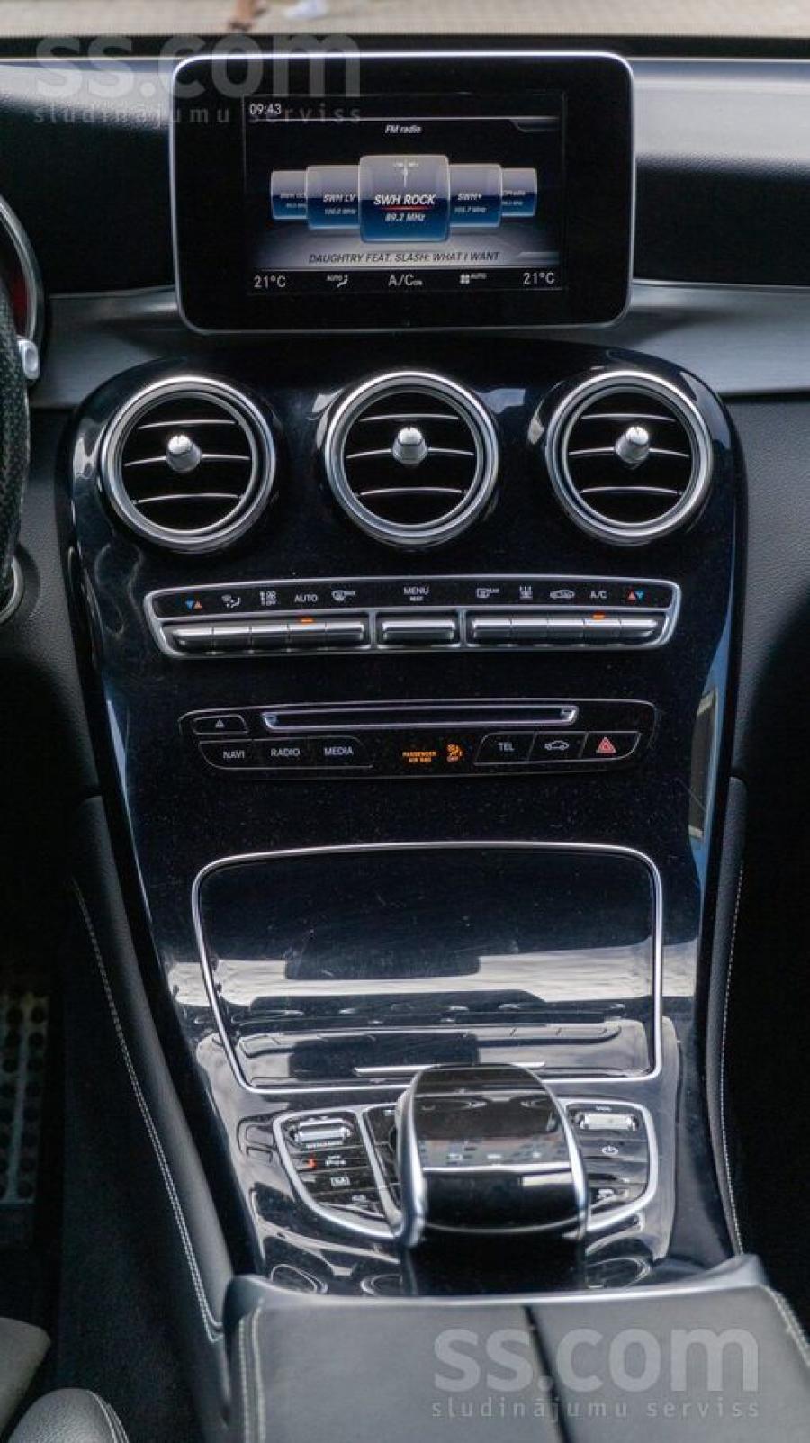 Brown Mercedes-Benz GLC 350 2017 in Riga, with an engine capacity of 2.00 L and mileage of 258 thousand km for 16990 €, photo 13 on AUTOMOTO.COM.LV