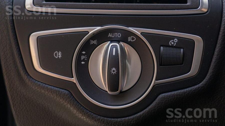 Brown Mercedes-Benz GLC 350 2017 in Riga, with an engine capacity of 2.00 L and mileage of 258 thousand km for 16990 €, photo 22 on AUTOMOTO.COM.LV