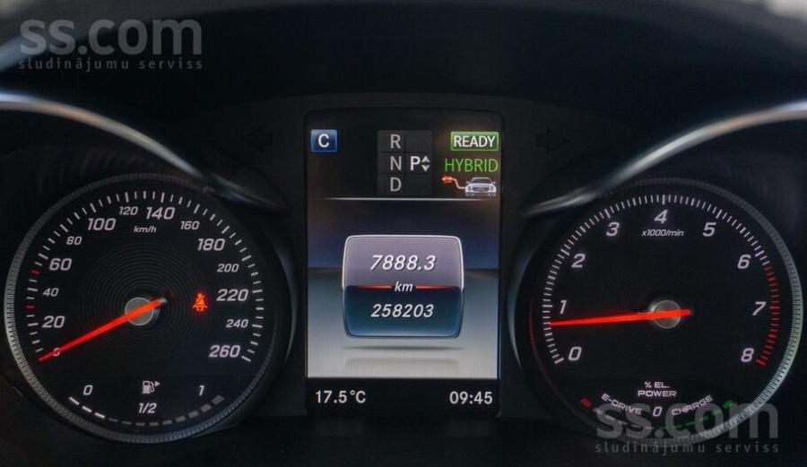 Brown Mercedes-Benz GLC 350 2017 in Riga, with an engine capacity of 2.00 L and mileage of 258 thousand km for 16990 €, photo 23 on AUTOMOTO.COM.LV