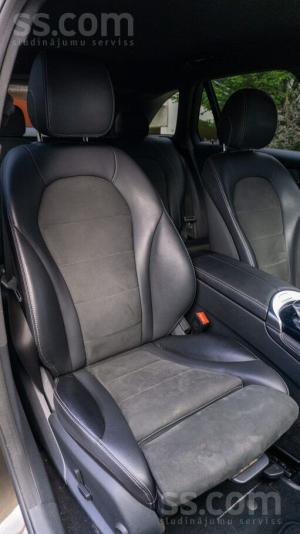 Brown Mercedes-Benz GLC 350 2017 in Riga, with an engine capacity of 2.00 L and mileage of 258 thousand km for 16990 €, photo 26 on AUTOMOTO.COM.LV