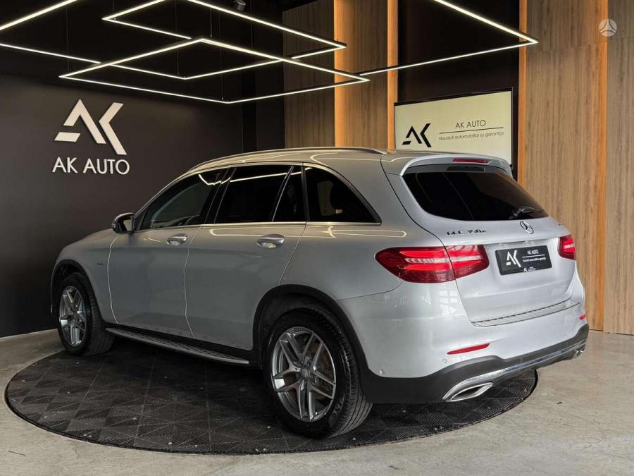 Pelēks Mercedes-Benz GLC 350 2016 Kauņa, ar dzinēja tilpumu 1.99 L un nobraukumu 161 tūkst. km par 21990 €, foto 8 vietnē AUTOMOTO.COM.LV