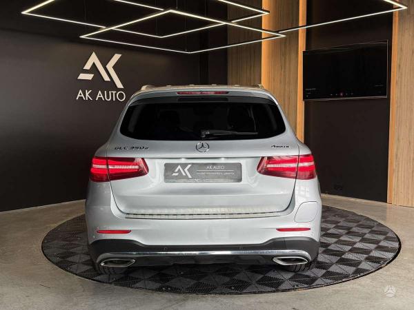 Mercedes-Benz GLC 350 2016 Kauņa vietnē Pelēks Mercedes-Benz GLC 350 2016 Kauņa, ar dzinēja tilpumu 1.99 L un nobraukumu 161 tūkst. km par 21990 €, foto 10 vietnē AUTOMOTO.COM.LV