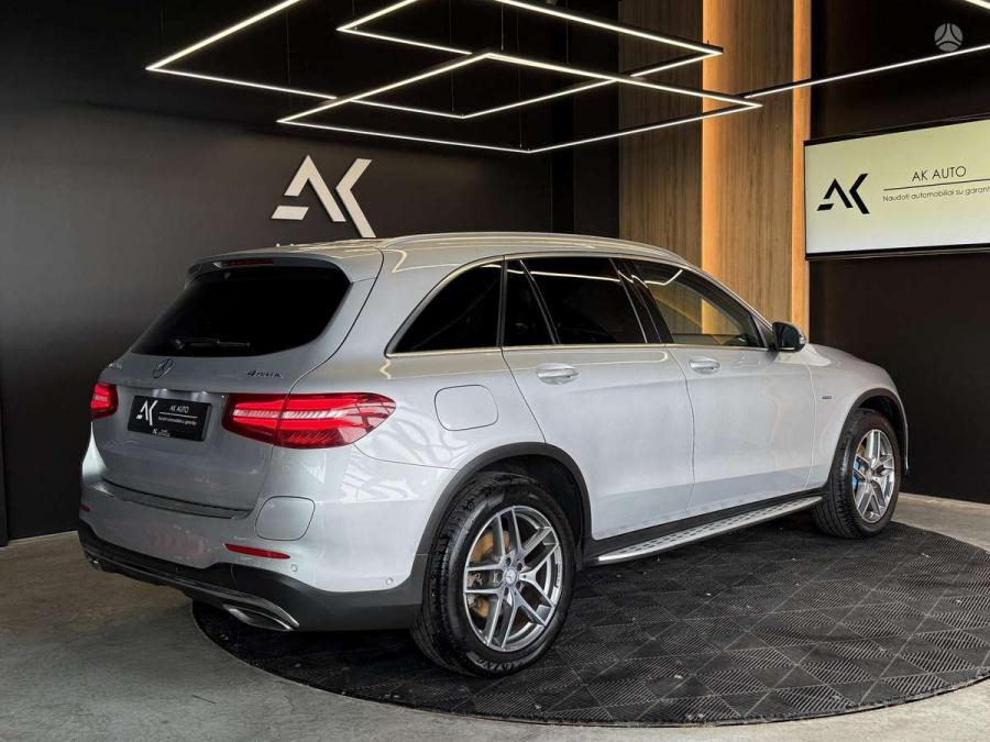 Pelēks Mercedes-Benz GLC 350 2016 Kauņa, ar dzinēja tilpumu 1.99 L un nobraukumu 161 tūkst. km par 21990 €, foto 12 vietnē AUTOMOTO.COM.LV