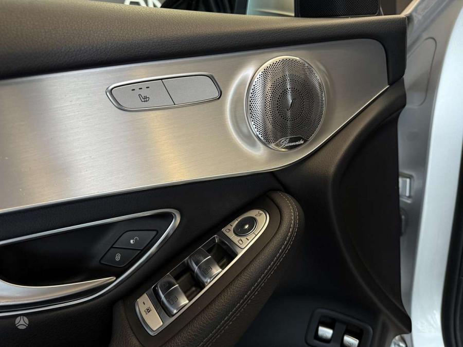 Pelēks Mercedes-Benz GLC 350 2016 Kauņa, ar dzinēja tilpumu 1.99 L un nobraukumu 161 tūkst. km par 21990 €, foto 24 vietnē AUTOMOTO.COM.LV