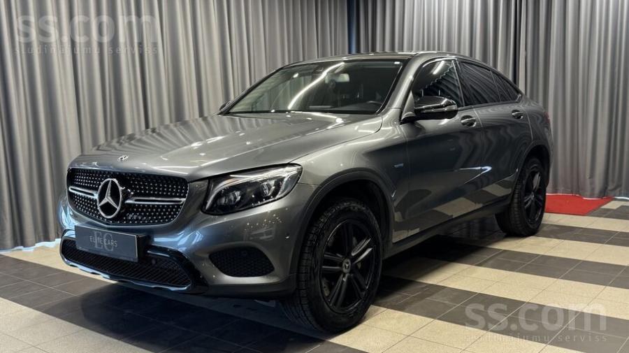 Pelēks Mercedes-Benz GLC 350 2017 Rīga, ar dzinēja tilpumu 2.00 L un nobraukumu 161 tūkst. km par 21990 €, foto 1 vietnē AUTOMOTO.COM.LV