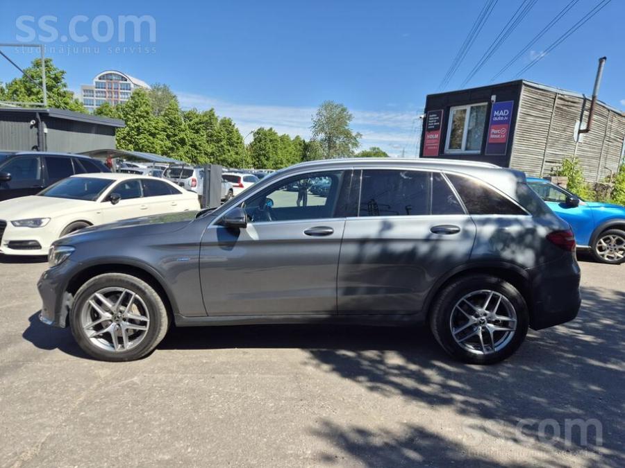 Pelēks Mercedes-Benz GLC 350 2017 Rīga, ar dzinēja tilpumu 2.00 L un nobraukumu 196 tūkst. km par 18990 €, foto 10 vietnē AUTOMOTO.COM.LV