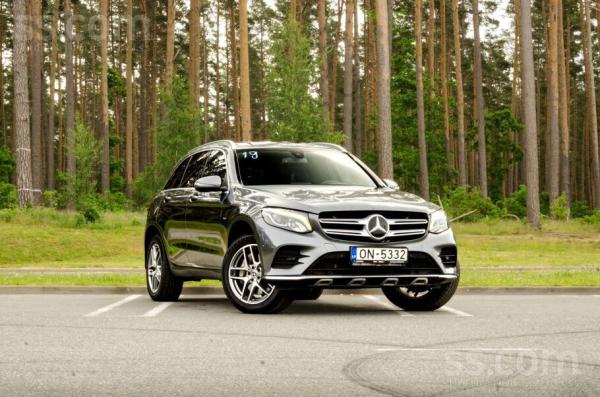 Grey Mercedes-Benz GLC 350 2017 in Riga, with an engine capacity of 2.00 L and mileage of 196 thousand km for 18990 €, photo 2 on AUTOMOTO.COM.LV