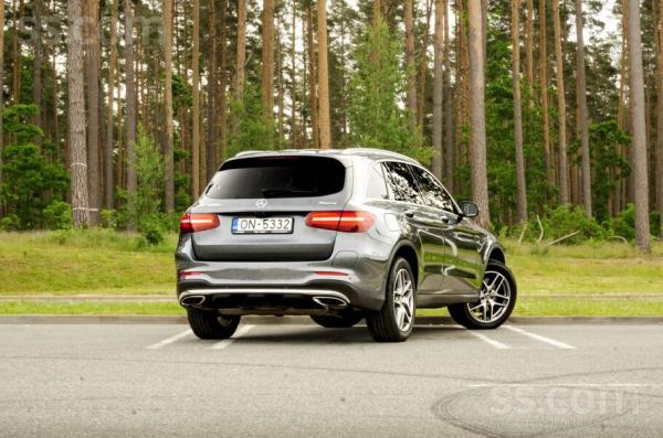 Grey Mercedes-Benz GLC 350 2017 in Riga, with an engine capacity of 2.00 L and mileage of 196 thousand km for 18990 €, photo 6 on AUTOMOTO.COM.LV
