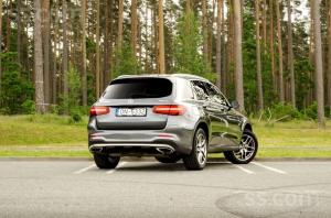 Pelēks Mercedes-Benz GLC 350 2017 Rīga, ar dzinēja tilpumu 2.00 L un nobraukumu 196 tūkst. km par 18990 €, foto 7 vietnē AUTOMOTO.COM.LV