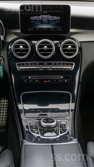 Pelēks Mercedes-Benz GLC 350 2017 Rīga, ar dzinēja tilpumu 2.00 L un nobraukumu 196 tūkst. km par 18990 €, foto 14 vietnē AUTOMOTO.COM.LV