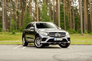 Grey Mercedes-Benz GLC 350 2017 in Riga, with an engine capacity of 2.00 L and mileage of 196 thousand km for 18990 €, photo 3 on AUTOMOTO.COM.LV