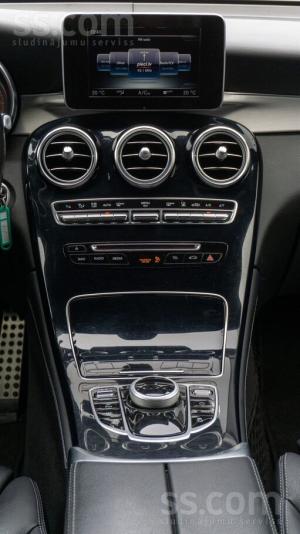Grey Mercedes-Benz GLC 350 2017 in Riga, with an engine capacity of 2.00 L and mileage of 196 thousand km for 18990 €, photo 13 on AUTOMOTO.COM.LV
