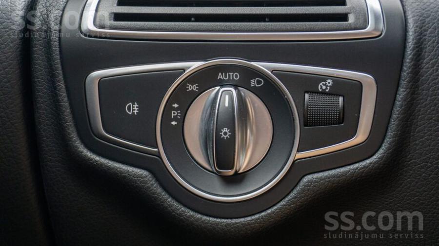 Grey Mercedes-Benz GLC 350 2017 in Riga, with an engine capacity of 2.00 L and mileage of 196 thousand km for 18990 €, photo 23 on AUTOMOTO.COM.LV