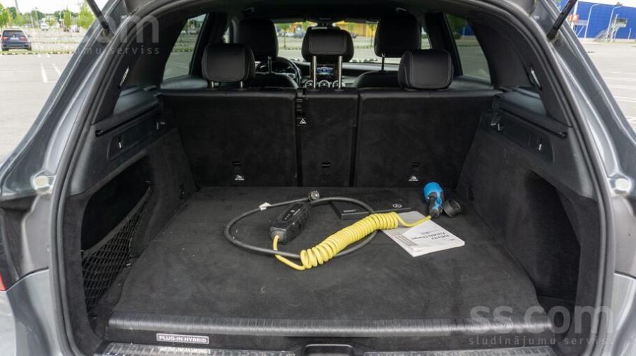 Grey Mercedes-Benz GLC 350 2017 in Riga, with an engine capacity of 2.00 L and mileage of 196 thousand km for 18990 €, photo 28 on AUTOMOTO.COM.LV