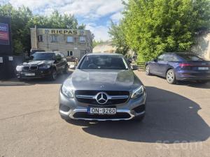 Pelēks Mercedes-Benz GLC 350 2017 Rīga, ar dzinēja tilpumu 2.00 L un nobraukumu 198 tūkst. km par 21990 €, foto 4 vietnē AUTOMOTO.COM.LV