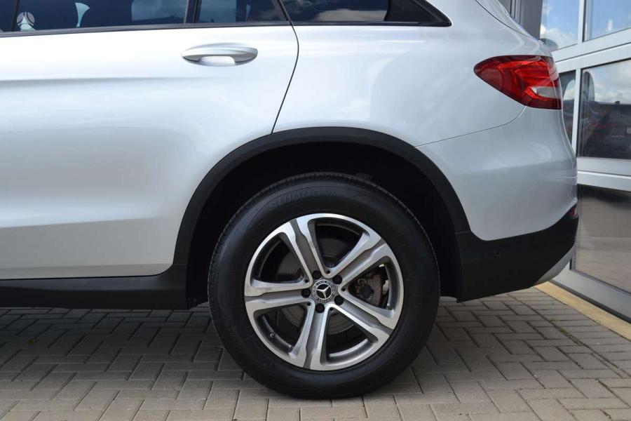 Pelēks Mercedes-Benz GLC 350 2017 Viļņa, ar dzinēja tilpumu 1.99 L un nobraukumu 232 tūkst. km par 16000 €, foto 12 vietnē AUTOMOTO.COM.LV