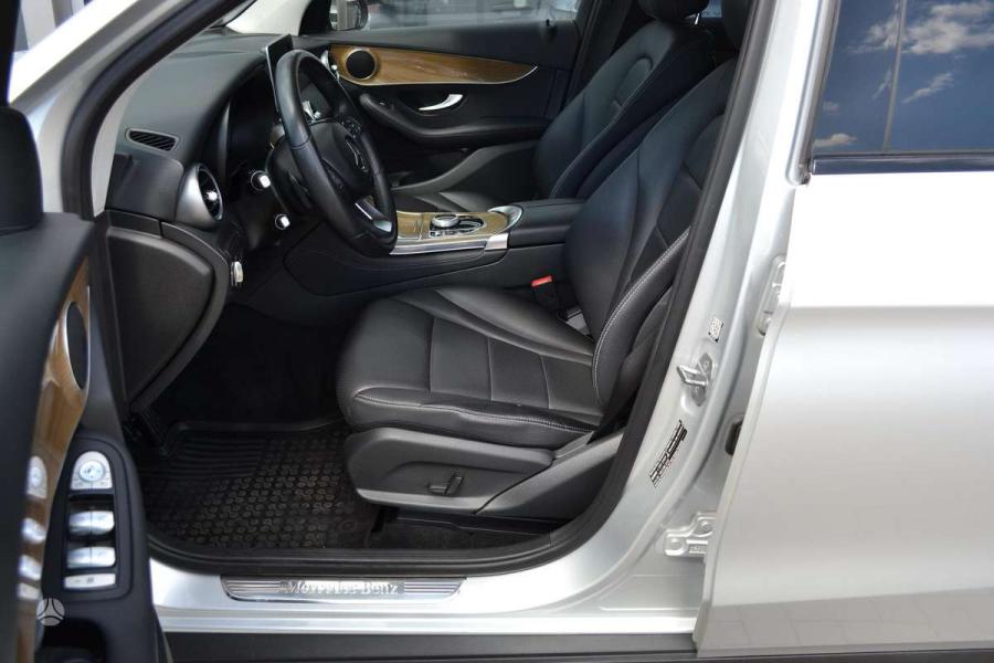 Pelēks Mercedes-Benz GLC 350 2017 Viļņa, ar dzinēja tilpumu 1.99 L un nobraukumu 232 tūkst. km par 16000 €, foto 18 vietnē AUTOMOTO.COM.LV
