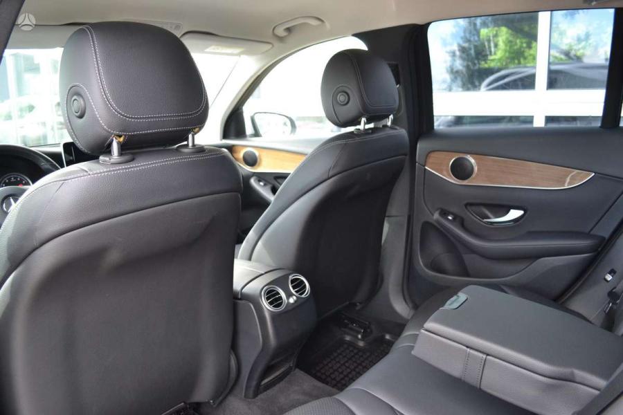 Pelēks Mercedes-Benz GLC 350 2017 Viļņa, ar dzinēja tilpumu 1.99 L un nobraukumu 232 tūkst. km par 16000 €, foto 22 vietnē AUTOMOTO.COM.LV