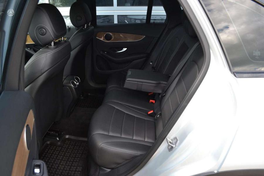 Pelēks Mercedes-Benz GLC 350 2017 Viļņa, ar dzinēja tilpumu 1.99 L un nobraukumu 232 tūkst. km par 16000 €, foto 23 vietnē AUTOMOTO.COM.LV
