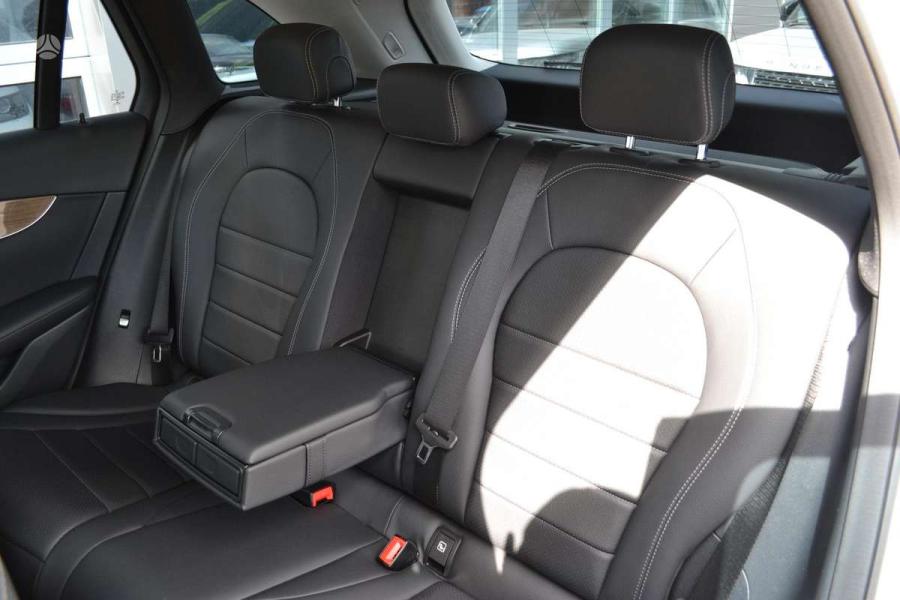 Pelēks Mercedes-Benz GLC 350 2017 Viļņa, ar dzinēja tilpumu 1.99 L un nobraukumu 232 tūkst. km par 16000 €, foto 24 vietnē AUTOMOTO.COM.LV