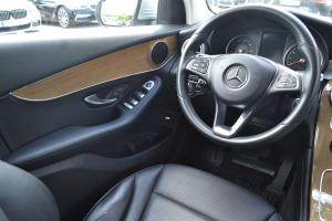 Pelēks Mercedes-Benz GLC 350 2017 Viļņa, ar dzinēja tilpumu 1.99 L un nobraukumu 232 tūkst. km par 16000 €, foto 33 vietnē AUTOMOTO.COM.LV