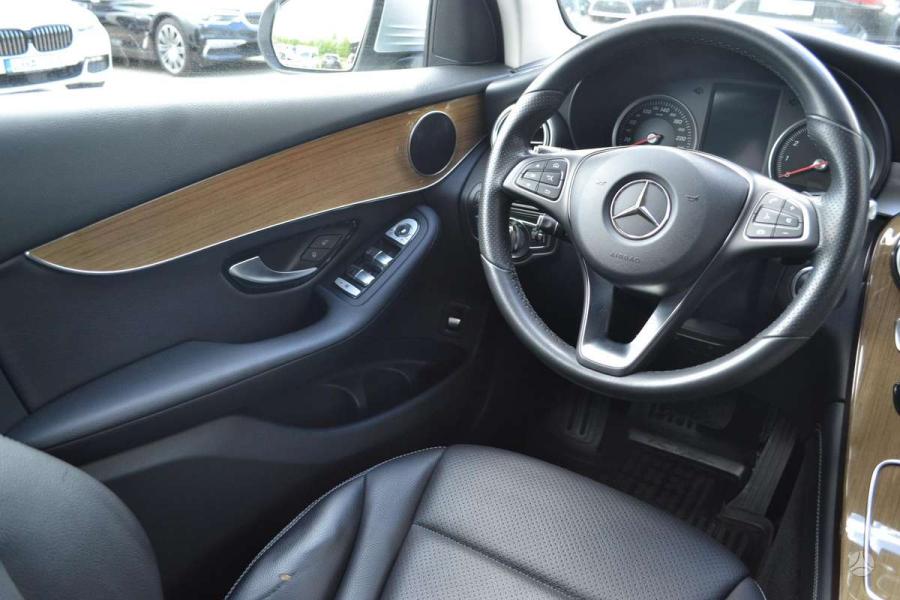 Pelēks Mercedes-Benz GLC 350 2017 Viļņa, ar dzinēja tilpumu 1.99 L un nobraukumu 232 tūkst. km par 16000 €, foto 33 vietnē AUTOMOTO.COM.LV