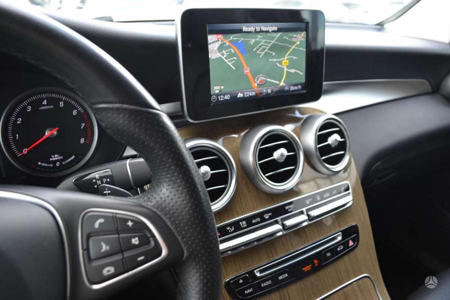 Pelēks Mercedes-Benz GLC 350 2017 Viļņa, ar dzinēja tilpumu 1.99 L un nobraukumu 232 tūkst. km par 16000 €, foto 37 vietnē AUTOMOTO.COM.LV