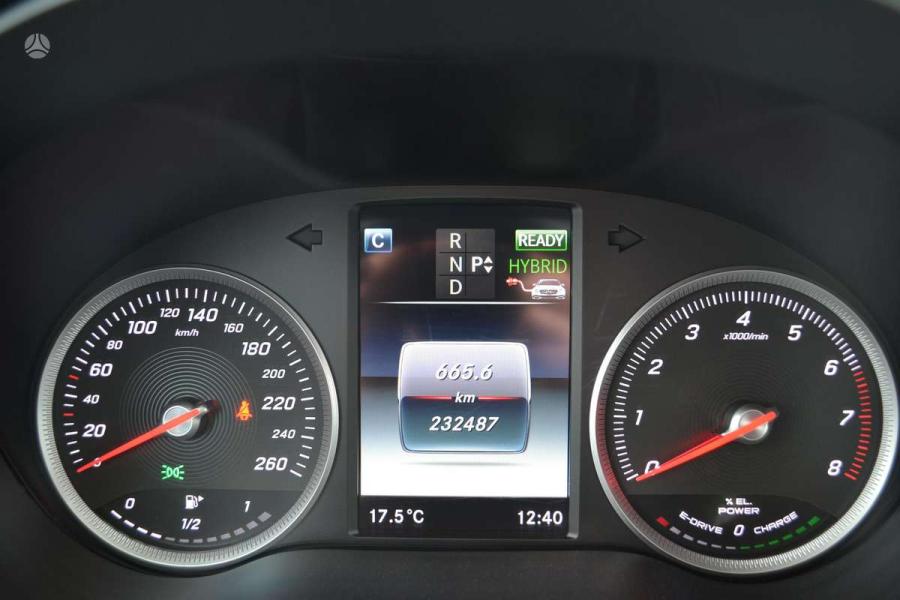 Pelēks Mercedes-Benz GLC 350 2017 Viļņa, ar dzinēja tilpumu 1.99 L un nobraukumu 232 tūkst. km par 16000 €, foto 38 vietnē AUTOMOTO.COM.LV