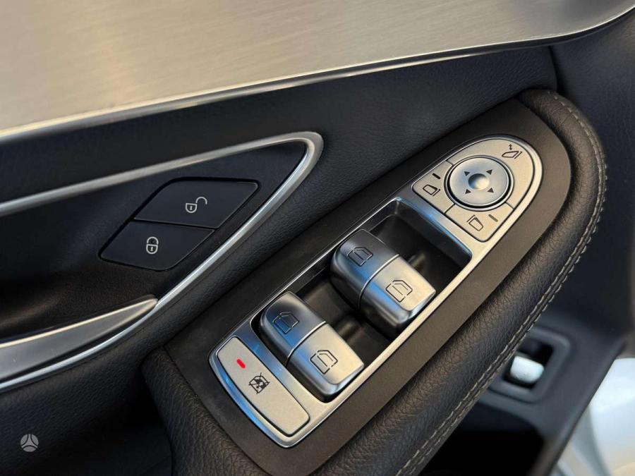 Grey Mercedes-Benz GLC 350 2017 in Kaunas, with an engine capacity of 1.99 L and mileage of 181 thousand km for 20990 €, photo 27 on AUTOMOTO.COM.LV