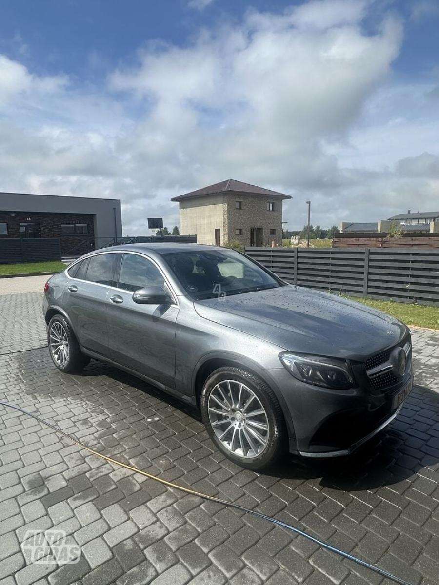 Grey Mercedes-Benz GLC 350 2017 in Klaipeda, with an engine capacity of 3.00 L and mileage of 252 thousand km for 23900 €, photo 3 on AUTOMOTO.COM.LV