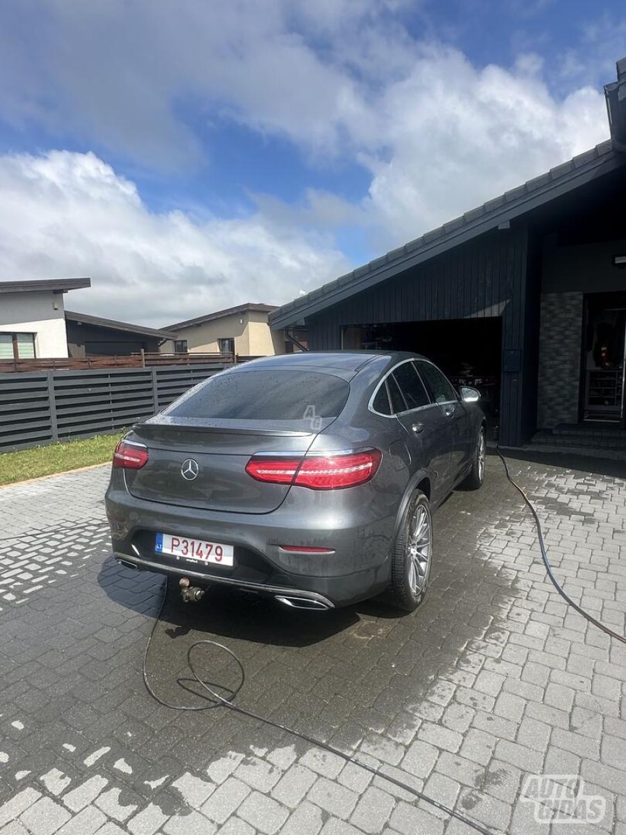 Grey Mercedes-Benz GLC 350 2017 in Klaipeda, with an engine capacity of 3.00 L and mileage of 252 thousand km for 23900 €, photo 4 on AUTOMOTO.COM.LV