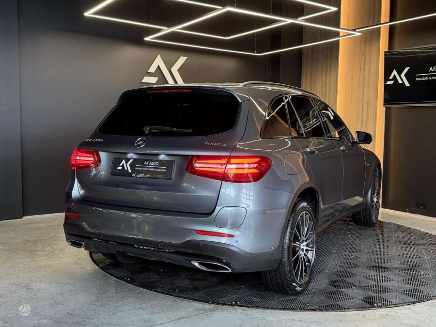 Grey Mercedes-Benz GLC 350 2017 in Kaunas, with an engine capacity of 1.99 L and mileage of 171 thousand km for 20490 €, photo 12 on AUTOMOTO.COM.LV