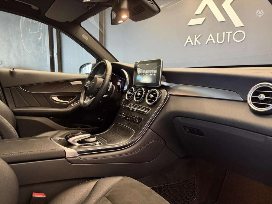Grey Mercedes-Benz GLC 350 2017 in Kaunas, with an engine capacity of 1.99 L and mileage of 171 thousand km for 20490 €, photo 19 on AUTOMOTO.COM.LV
