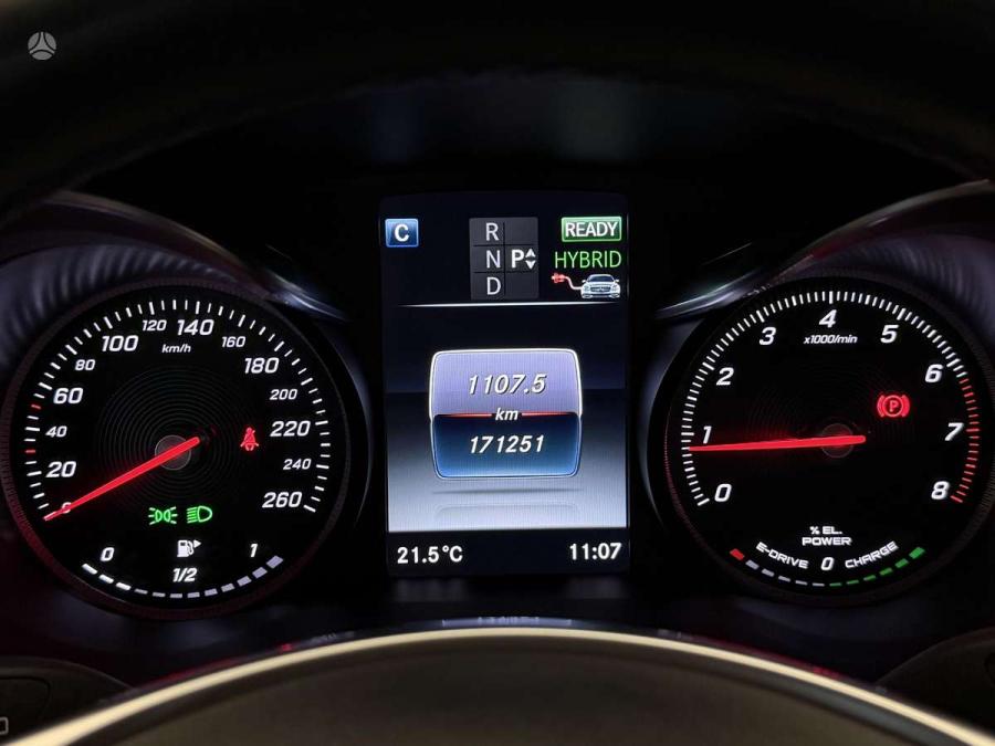 Grey Mercedes-Benz GLC 350 2017 in Kaunas, with an engine capacity of 1.99 L and mileage of 171 thousand km for 20490 €, photo 31 on AUTOMOTO.COM.LV