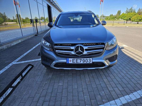 Pelēks Mercedes-Benz GLC 350 2017 Panevēža, ar dzinēja tilpumu 1.99 L un nobraukumu 222 tūkst. km par 15900 €, foto 1 vietnē AUTOMOTO.COM.LV