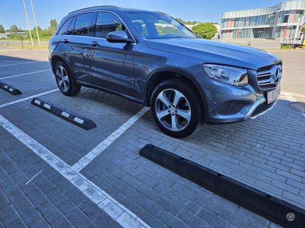 Pelēks Mercedes-Benz GLC 350 2017 Panevēža, ar dzinēja tilpumu 1.99 L un nobraukumu 222 tūkst. km par 15900 €, foto 3 vietnē AUTOMOTO.COM.LV