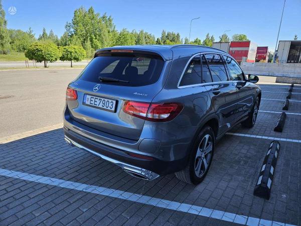 Pelēks Mercedes-Benz GLC 350 2017 Panevēža, ar dzinēja tilpumu 1.99 L un nobraukumu 222 tūkst. km par 15900 €, foto 6 vietnē AUTOMOTO.COM.LV