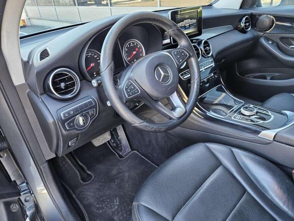 Pelēks Mercedes-Benz GLC 350 2017 Panevēža, ar dzinēja tilpumu 1.99 L un nobraukumu 222 tūkst. km par 15900 €, foto 8 vietnē AUTOMOTO.COM.LV