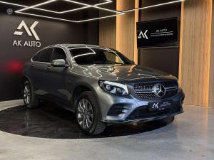 Pelēks Mercedes-Benz GLC 350 2018 Kauņa, ar dzinēja tilpumu 1.99 L un nobraukumu 99 tūkst. km par 27990 €, foto 2 vietnē AUTOMOTO.COM.LV