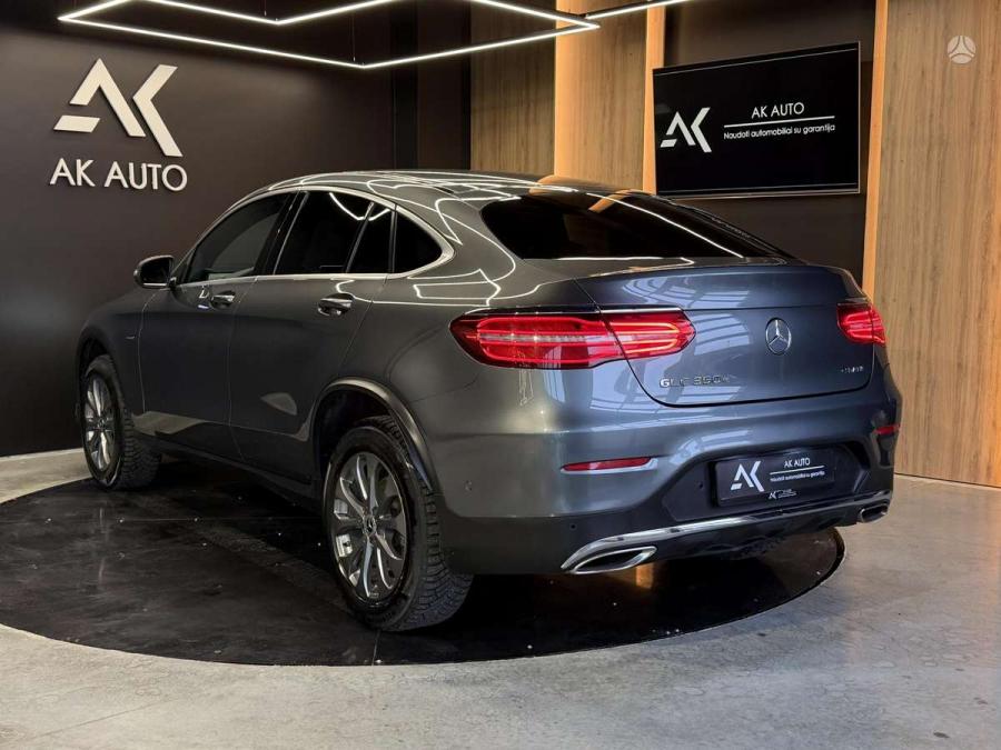 Pelēks Mercedes-Benz GLC 350 2018 Kauņa, ar dzinēja tilpumu 1.99 L un nobraukumu 99 tūkst. km par 27990 €, foto 9 vietnē AUTOMOTO.COM.LV