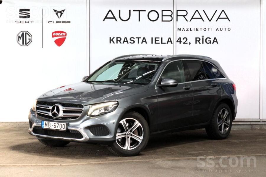 Серый Мерседес GLC 350 2018 в Рига, объемом двигателя 3.00 л и пробегом 130 тыс. км за 24490 €, фото 1 на AUTOMOTO.COM.LV