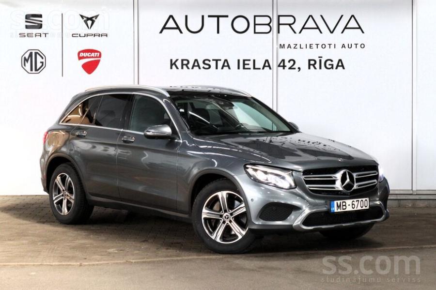Серый Мерседес GLC 350 2018 в Рига, объемом двигателя 3.00 л и пробегом 130 тыс. км за 24490 €, фото 4 на AUTOMOTO.COM.LV